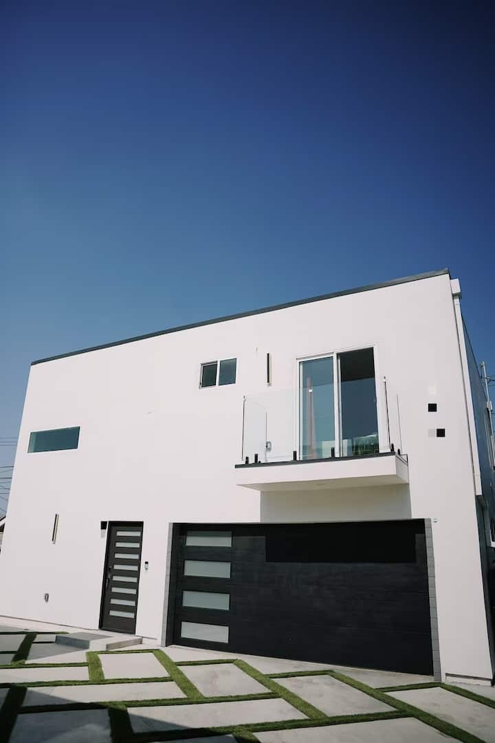 Cozy Hideaway Gallery / Gated & Near Lax/sofi/kia - Los Angeles, CA