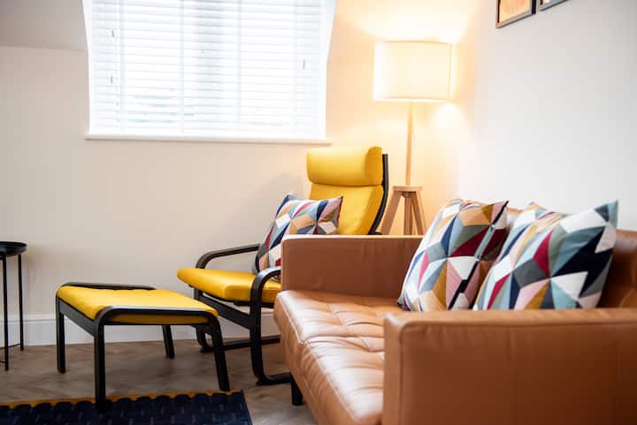 The Royal Apartments,2 Bed, 1 Bath,private Parking - Felixstowe