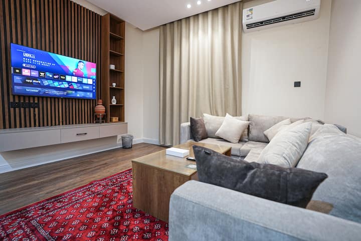 Phoenix Apt 3 | Luxury Br Lr, Hd, Fully Eq Kitchen - Riyadh