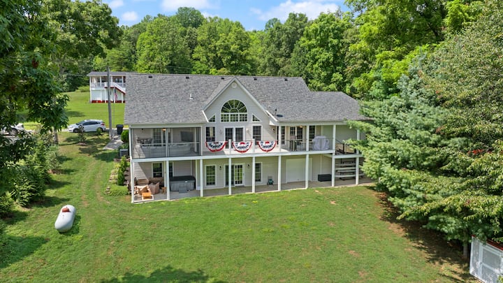 Captain's Lodge +Lakefront +Mcnp +Nba Jam+ Hot Tub - Kentucky