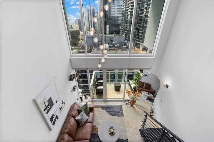 Luxe Waterfront Loft In Brickell - 邁阿密