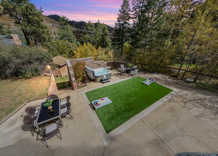 Unique, Beautiful Mountain Home, Hot Tub, Hikes! - Woodland Park, CO