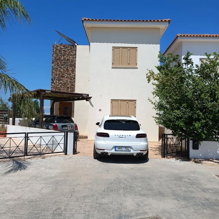 Masias Villa - Дериния