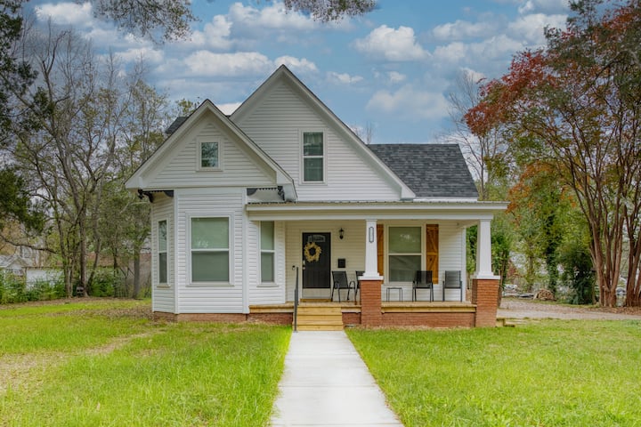 Large Southern Home - Conway, AR