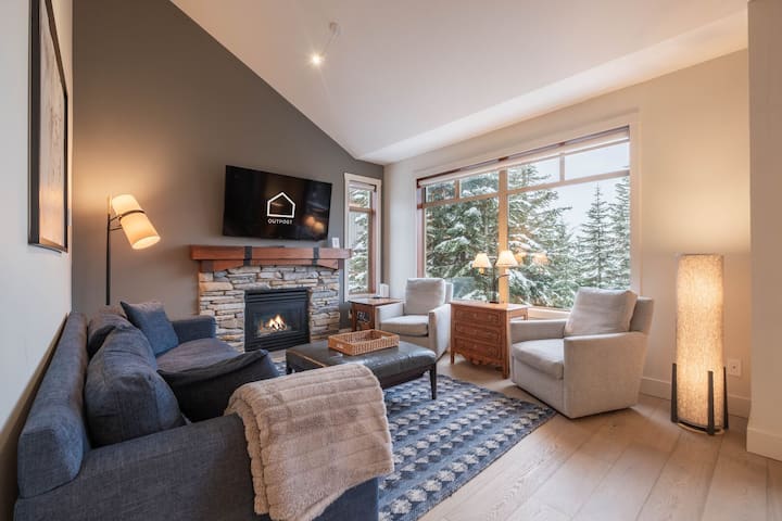 New! Townhome | Wifi | Complex Hot Tub | Bbq - Whistler