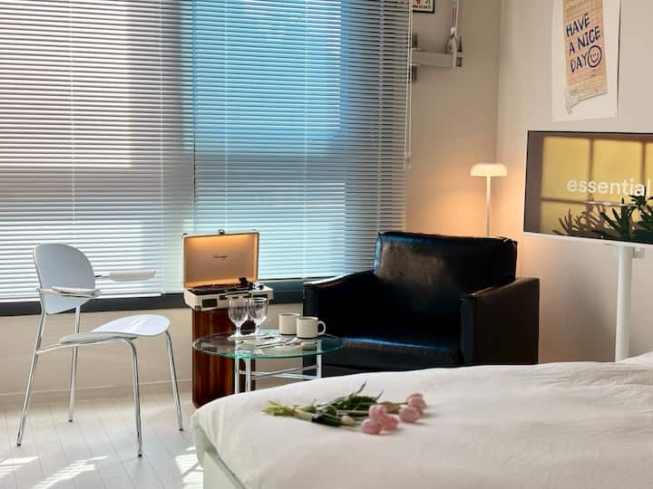 New Open[1시 퇴실->리뷰이벤트]  종로/동성로/교동 중앙로역 1분거리 - Daegu