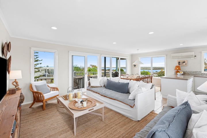 Tyntynder | Coastal Beach House | Panoramic Views - Ocean Grove