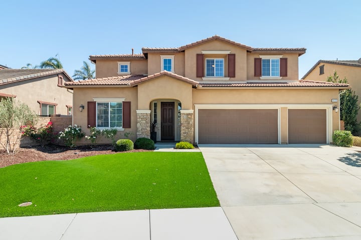 Morgan Heights 5 Bed Lux Family Home - Temecula, CA