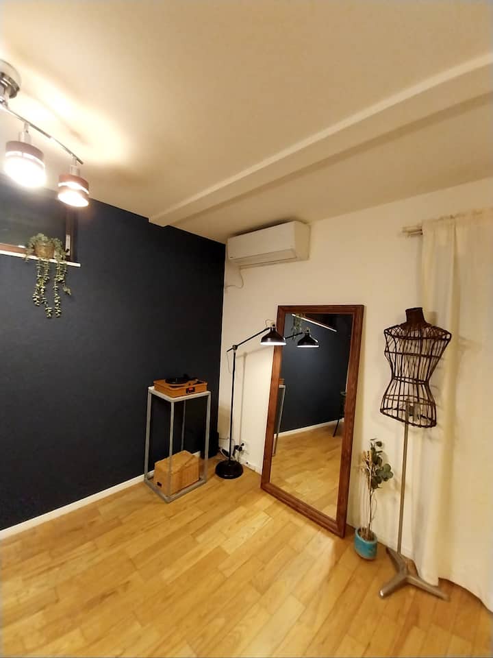 成田空港から直通の日暮里駅から徒歩5分、谷中銀座の一戸建て。新宿まで直通。上野公園エリア、トイレ２つ - Asakusa