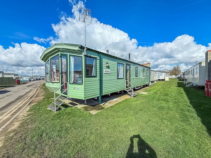 Caravan Near The Beach At Naze Marine Ref 17140p - Walton-on-the-Naze