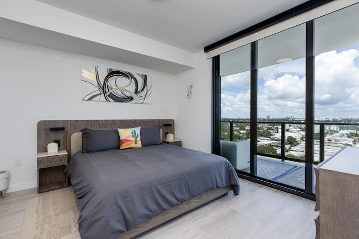 Lujoso 4 Bdrm en 72 Park con piscina y servicio de playa ...