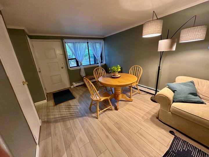 Beautiful 1br With Parking - Stony Brook, NY