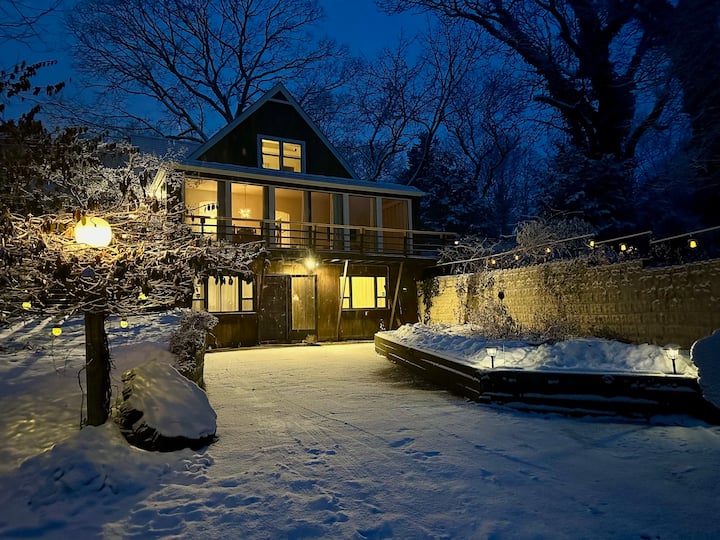 Charming Rustic 1br With Parking - Port Jefferson, NY