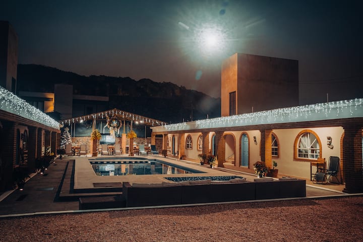 Habitación Doble 4 Personas | Jacuzzi - Tepoztlán