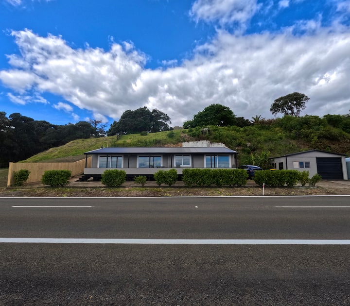 Coromandel Beach House Sea Views - Thames