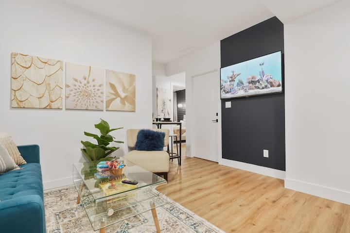 Walkout Basement Suite | Fast Wifi | Quiet Area - Edmonton, Canada