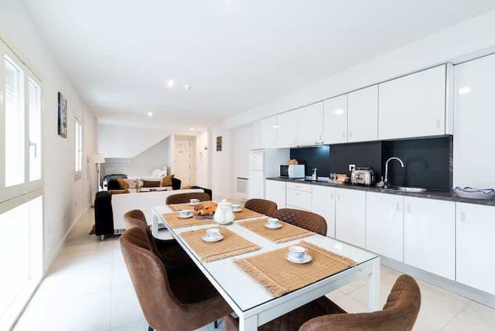 En El Paseo De Los Tristes - Granada, España