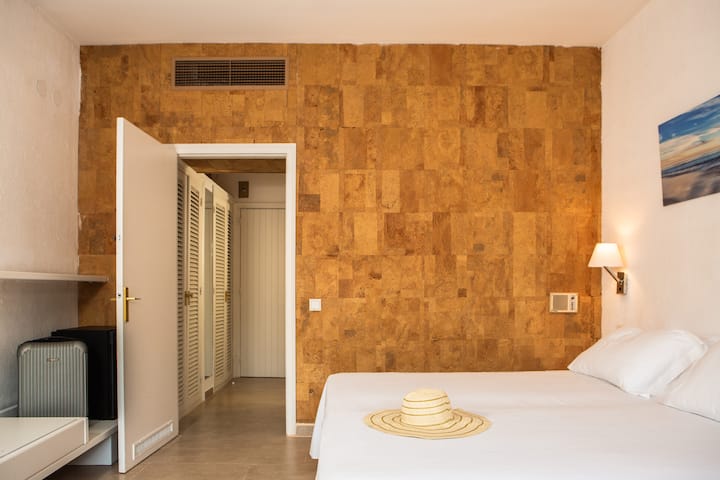 Habitación Económica (2 Adultos) Con Desayuno - Tossa de Mar