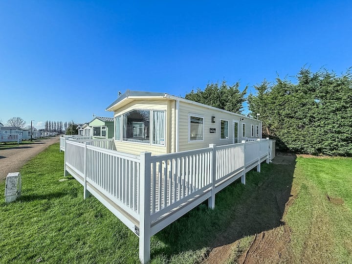 8 Berth Caravan In Hunstanton, Norfolk Ref 23004b - Hunstanton