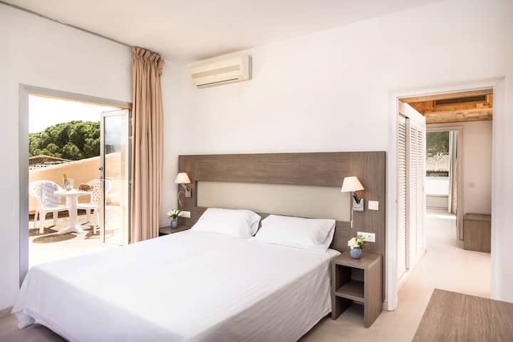 Habitación Familiar 2 Adultos 2 Niños Con Desayuno - Sant Feliu de Guíxols