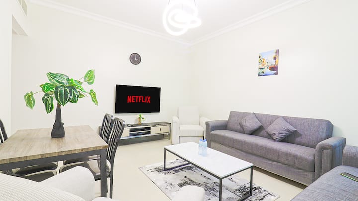 Modern 1-bed Escape | Views & Vibes - Ajmán