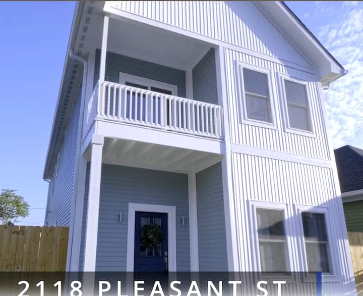 New Luxury House W/ Spa-like Master By Downtown! - Indianapolis, IN