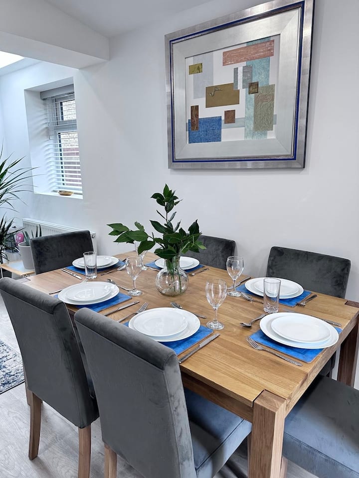 Modern Garden Retreat— Near Wfj, Ensuite &
Parking - Watford