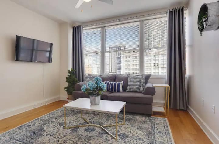1516 Magnificent Penthouse By Quarter W/pool/gym - New Orleans, LA