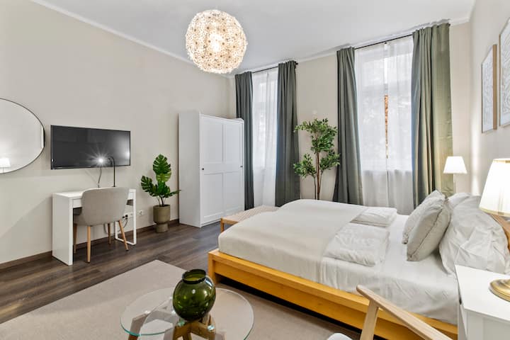 Close To S-bahn I 5 Minutes To Mall I Fast Wifi - Wenen
