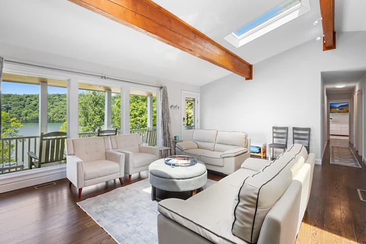 Candlewood Lake Retreat | Private Dock & Pool - Squantz Pond, CT