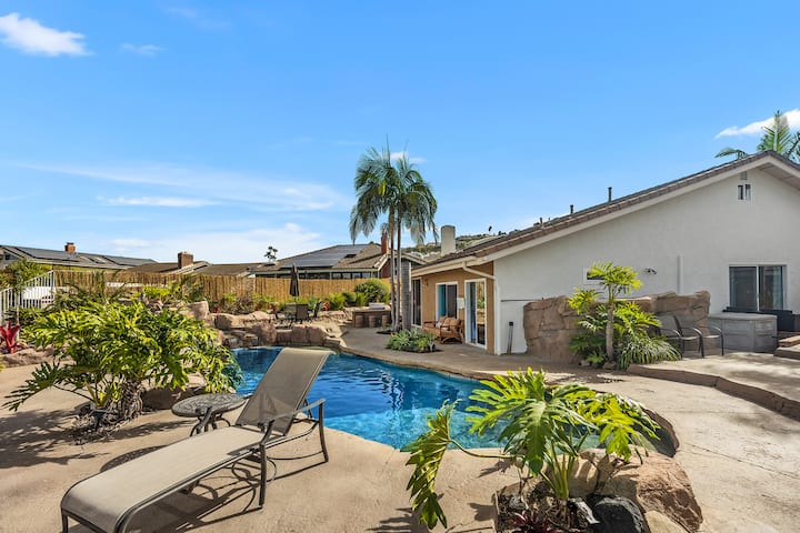 Ocean View Oasis: Relaxing Pool & Jacuzzi Retreat - San Clemente, CA