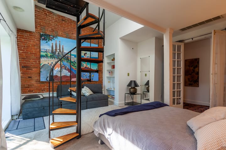 Downtown Victorian Home W/stunning Roof & Parking - Union Station Washington