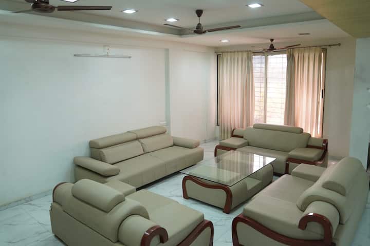 Ac Luxury 3bhk Appt.  Satellite - Ahmedabad