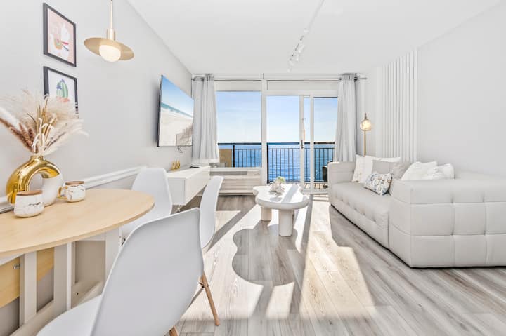 Boardwalk Oceanfront Suite | Top Floor | Best View - Myrtle Beach