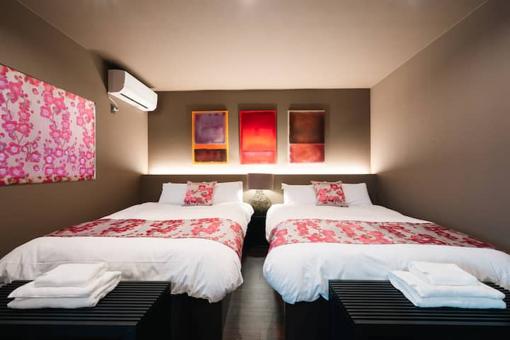 85㎡一棟貸し|最大6名 ダブルベッド2台布団2セット|こんぴらさん参道徒歩6分|room Fire - 善通寺市