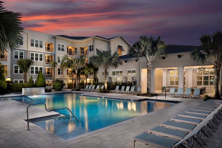 Resort Feel-1br- King Bed-pool-hot Tub-gym-moffitt - Temple Terrace, FL