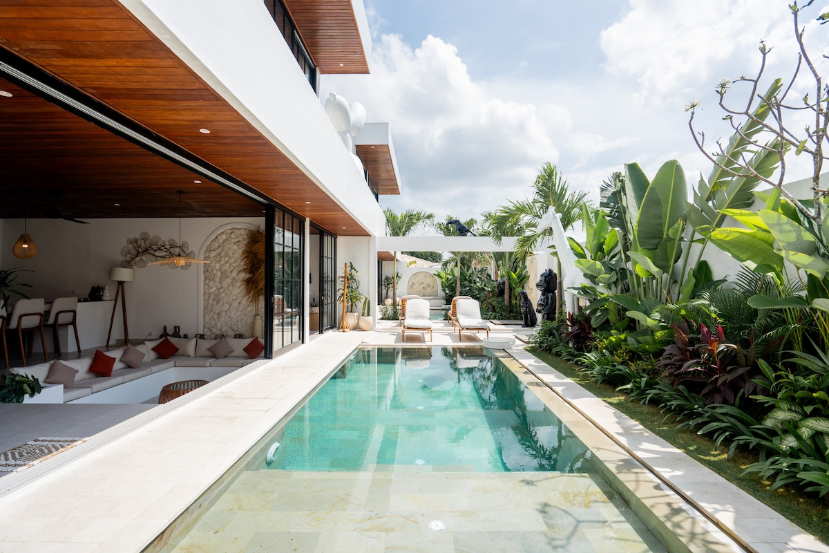 Iconic 8BR Canggu Villa | Perfect For Groups - Villas for Rent in ...