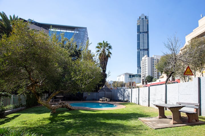 Luxurious 3-bedroom Sandton Retreat @ 7 Alice Lane - Johannesburg