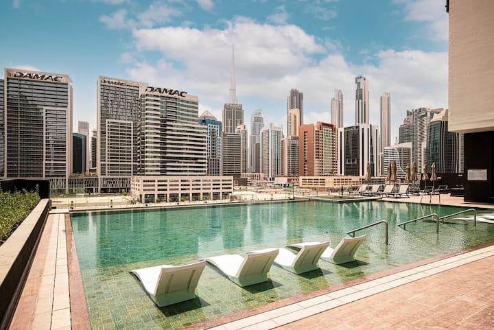 2br With Extra-large Balcony | Canal & Burj Views - Dubai
