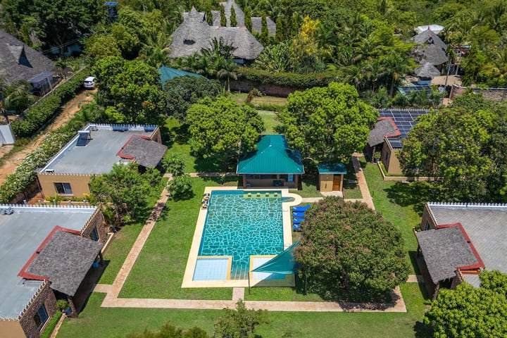 Deluxe Suites For Adults Only - Diani Beach