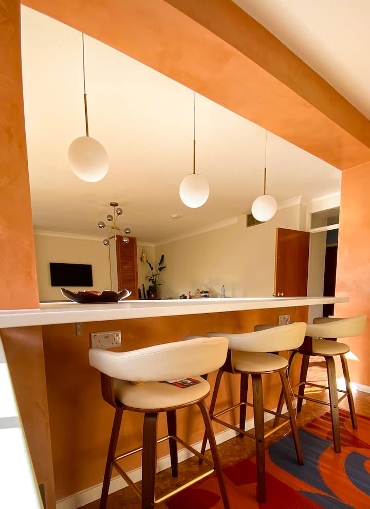 St Albans Gem: Stylish Flat, Balcony, Easy Commute - St Albans
