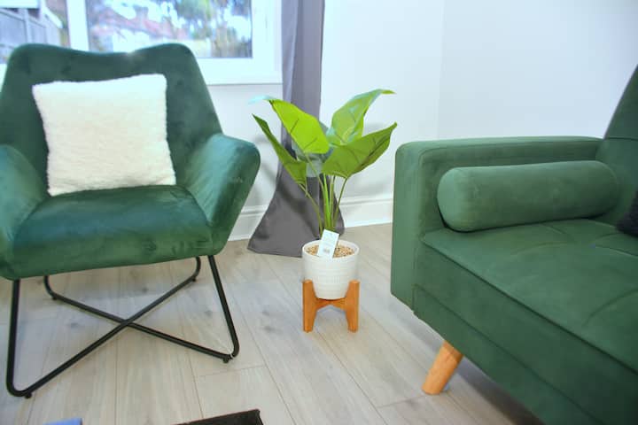 Tranquil Stays At 3 Bedroom House In Dagenham - Dagenham