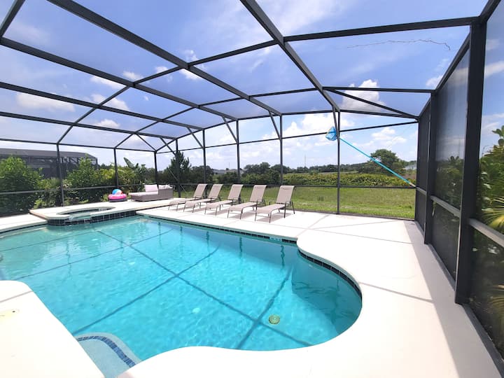 Stunning 5 Bedroom Villa With Private Pool! - Davenport, FL