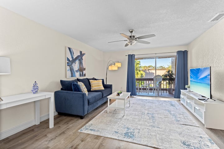 Azure 2br/2ba Condo | Heated Pool Near Siesta - Sarasota