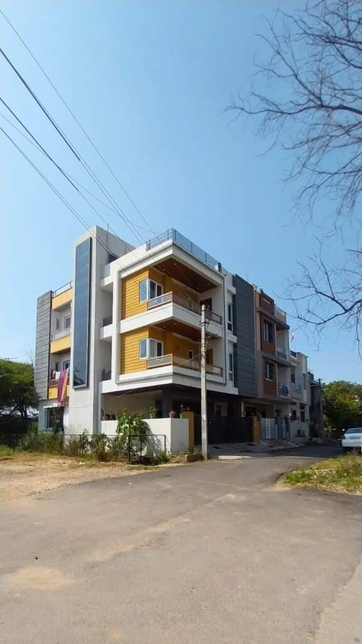 Urban Oasis : A Modern Stay - 烏代浦