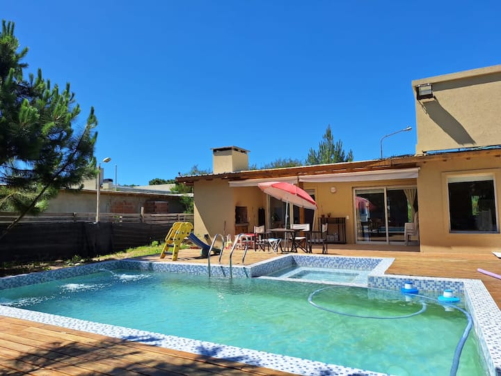Casa Con Piscina En Pinamar - Pinamar