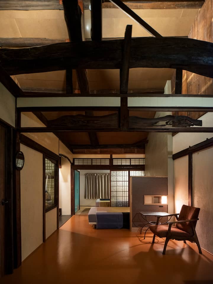 The Charm Of An Old Wooden House With Good Access - Osaka