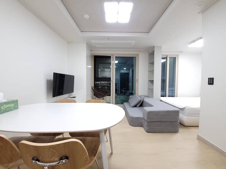 Stay Gree#195/조리,세탁가능/ 29㎡/ Busan Station 3분/ 4명가능 - Busan Station