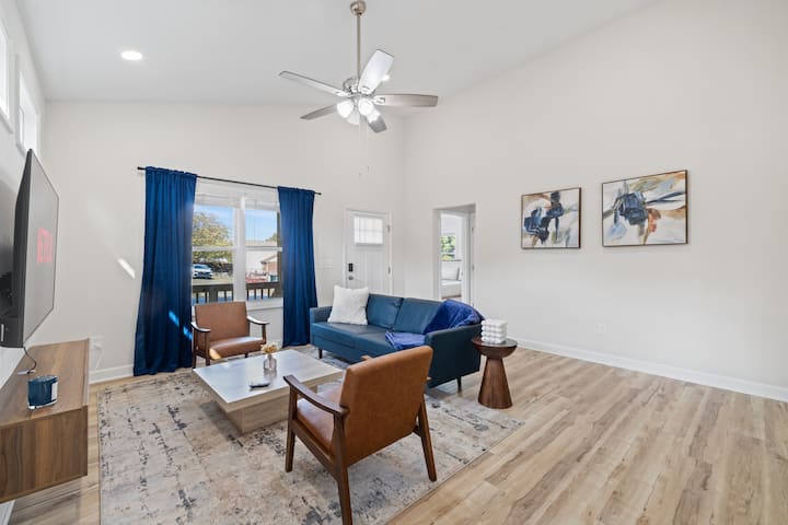 New Build Modern Home: Hosts Up To 6 Guests - Burlington, NC