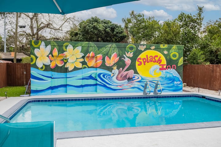 The Splash Inn: Downtown Lakeland Pool Home - Lakeland, FL